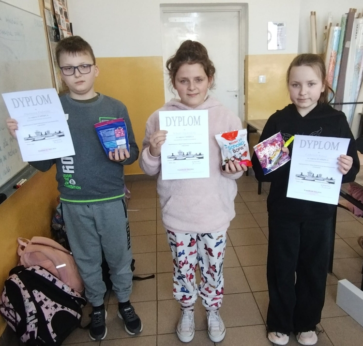Najlepsi szachiści klasy czwartej! - Szkoła Podstawowa im. Ireny ...